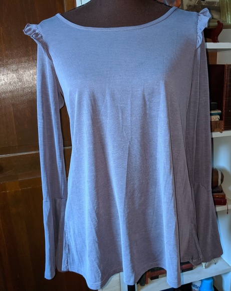Andree | Tops | Andree By Unit Lavender Bell Sleeve Fall T | Poshmark